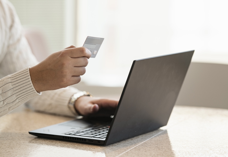 Fizetés SimplePay útján | Intrum